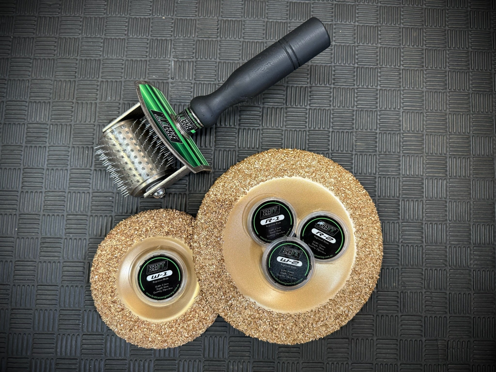 Tyre Prep – Bratt Race Engineering and RaceClear Tear Offs